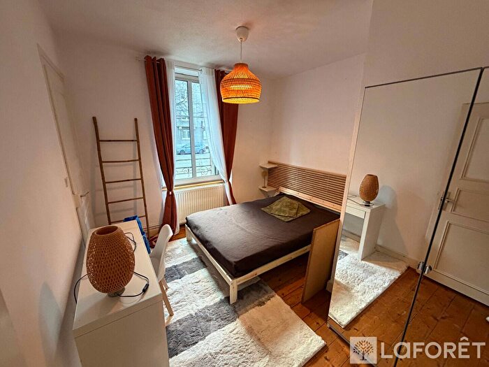 Appartement à louer - Neudorf Ouest Centre, Strasbourg - 4 pièces - 3 chambres