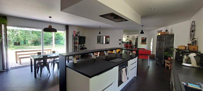 Maison à vendre - Salles - 5 pièces - 3 chambres