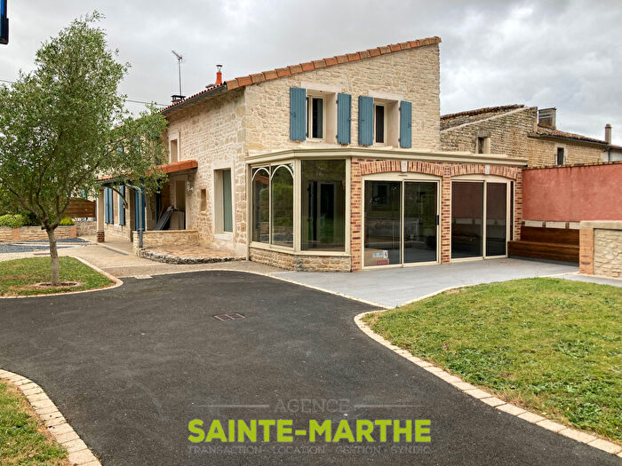Villiers-en-Plaine : Maison 6 pièces à louer
