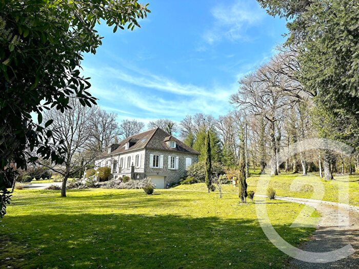 Maison à vendre - La Souterraine - 8 pièces - 6 chambres