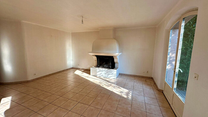 Maison à louer - Aix-en-Provence, Luynes - 4 pièces - 3 chambres