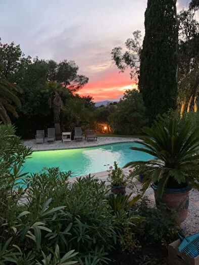 Maison à vendre - Fréjus, Gallieni - 7 pièces - 5 chambres