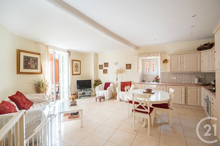 Villefranche-sur-Mer : Appartement 4 pièces à vendre