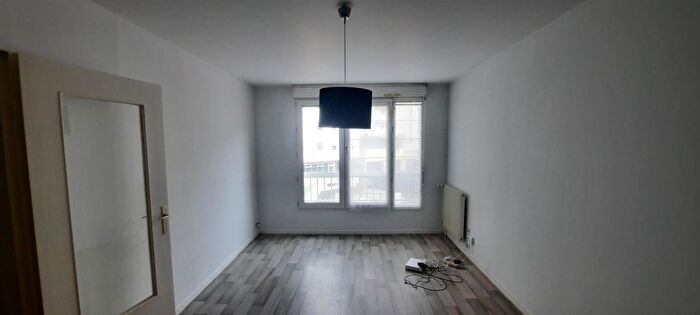 Appartement à louer - Quartiers Centre, Colombier - 2 pièces - 1 chambre