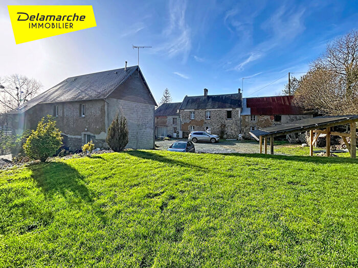 Maison à vendre - Saint-Sauveur-Lendelin - 11 pièces - 7 chambres