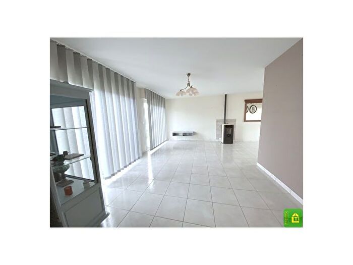 Maisons à vendre et appartements à louer - 1