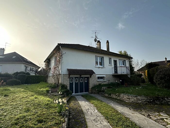 Maison à vendre - Saint-Georges-sur-Baulche - 6 pièces - 4 chambres