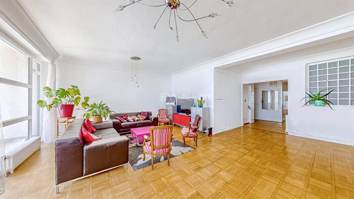 Paris 16ème, Passy, Maison de la Radio, Muette-Sud : Appartement 5 pièces à vendre