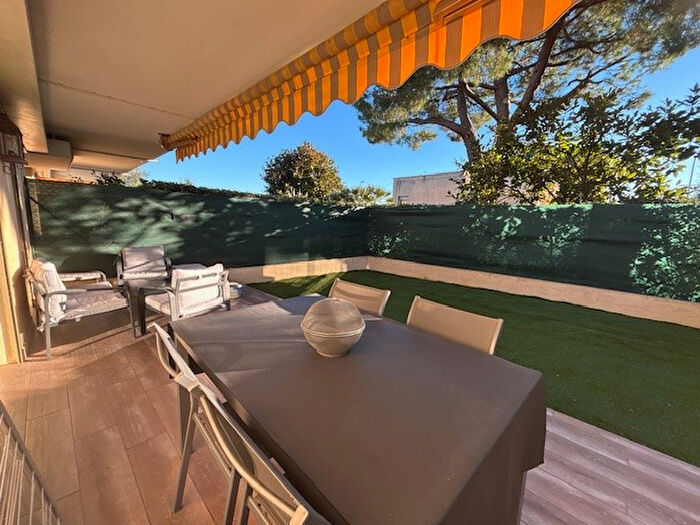 Appartement à louer - Antibes, Rastines, Super Antibes, Laval, La Fontonne - 2 pièces - 1 chambre