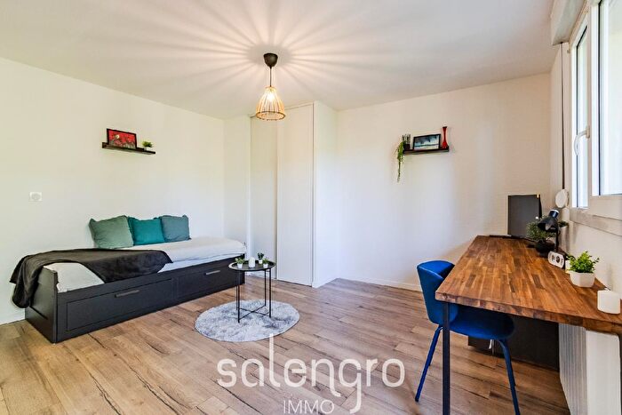 Appartement à louer - Villeurbanne, Doua - 1 pièce