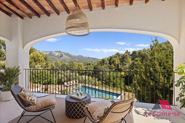 Maison à vendre - Roquevaire - 8 pièces - 6 chambres