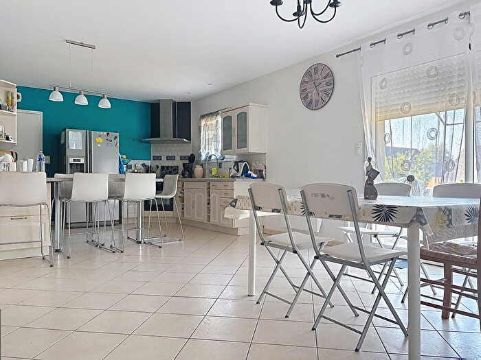 Maison 6 pièces à Saint-Pierre-la-Cour, à vendre
