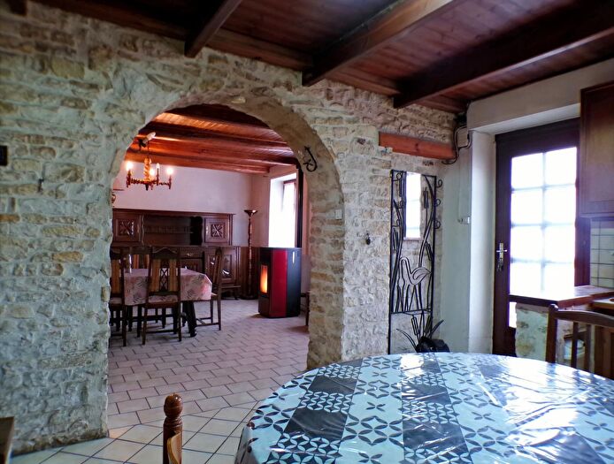 Maison 6 pièces à Nuaillé-d'Aunis, à vendre