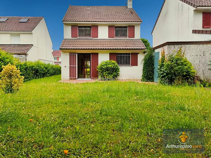 Maison à vendre - Courcouronnes, Bérégovoy Nord - 6 pièces - 4 chambres