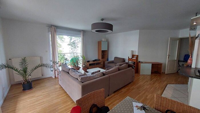 Appartement à louer - Chavril, Sainte-Foy-lès-Lyon - 4 pièces - 3 chambres