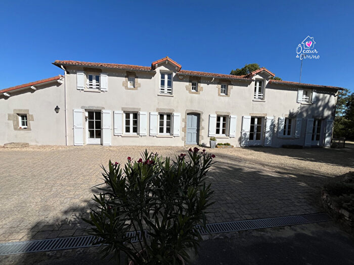 Maison 8 pièces à vendre à Mauléon