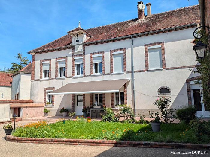 Villeneuve-sur-Yonne - Maison 5 pièces à vendre