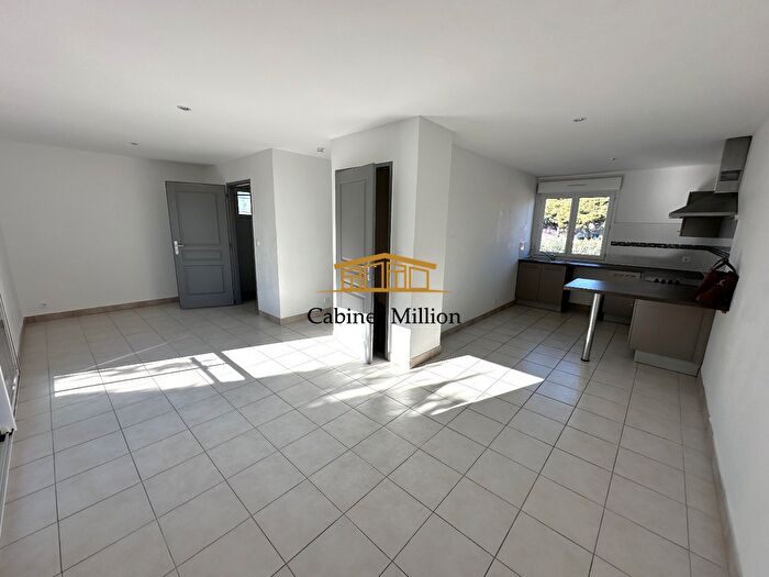 Maisons à vendre et appartements à louer - 1