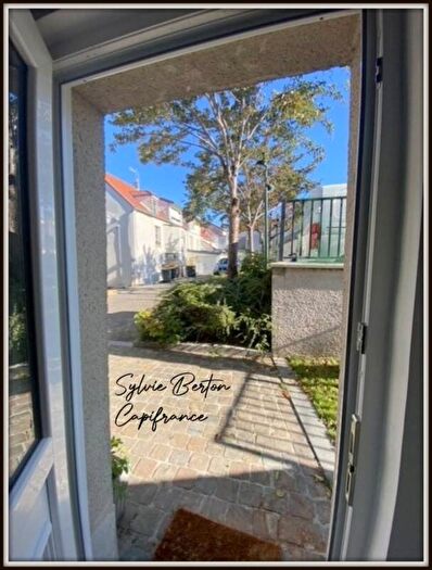 Appartement à louer - Varenne-Centre-Rive Charmante, Noisy-le-Grand - 4 pièces - 3 chambres