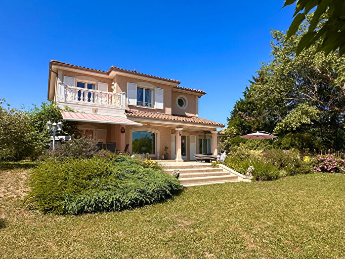 Maison 9 pièces à Grézieu-la-Varenne, à vendre