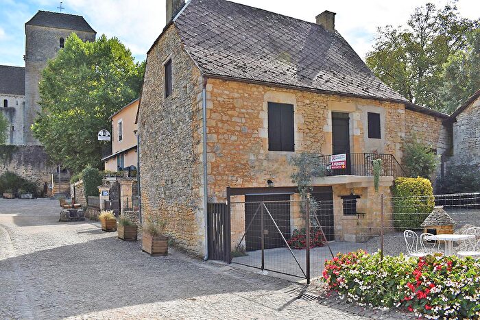 Maison 3 pièces à Saint-Amand-de-Coly, à vendre