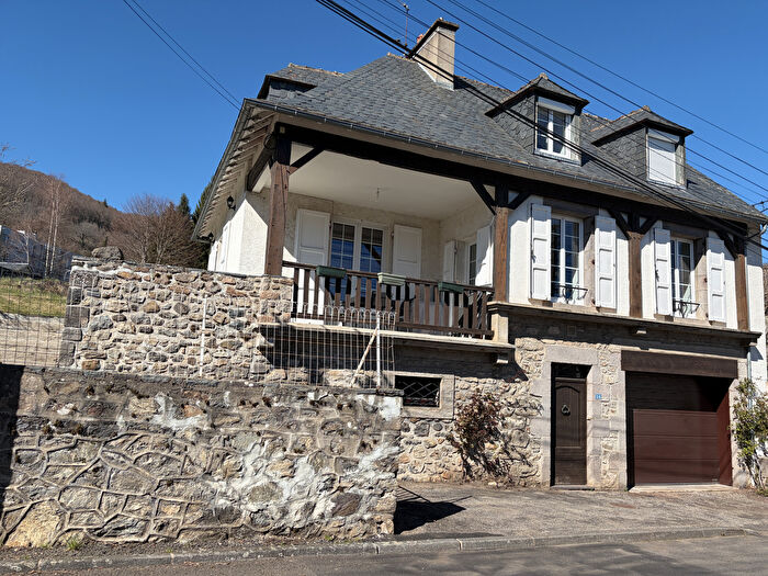Maison à vendre - Condat - 5 pièces - 3 chambres