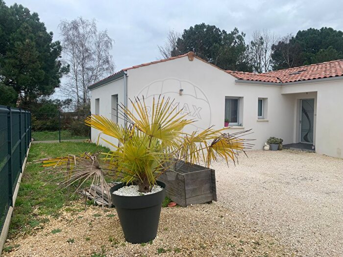 Maisons à vendre et appartements à louer - 1