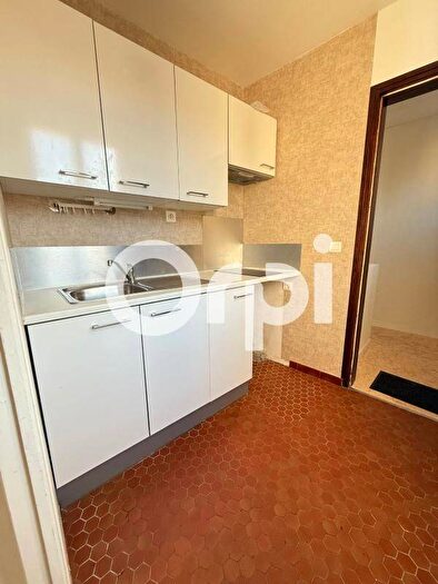 Nord, Surgères : Appartement 1 pièce à louer