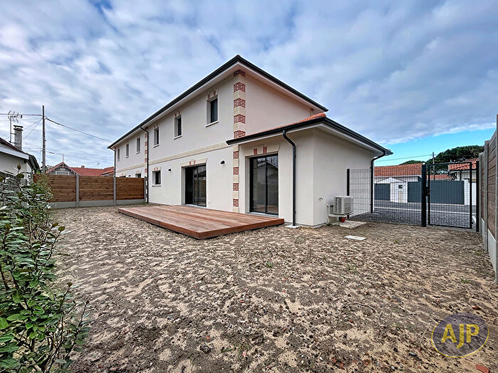 Maison à vendre - Gujan-Mestras, Centre-ville - 6 pièces - 4 chambres