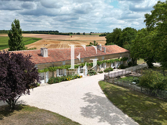 Maison 19 pièces à vendre à Villefagnan