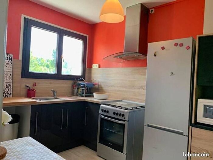Appartement à louer - Saint Ausone-Saint Martin-Saint Gelais, Angoulême - 3 pièces