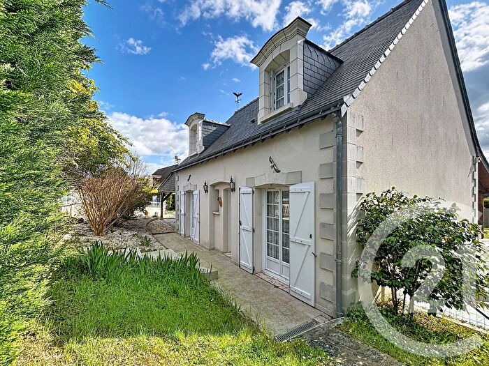 Maison à vendre - Saint-Antoine-du-Rocher - 6 pièces - 4 chambres