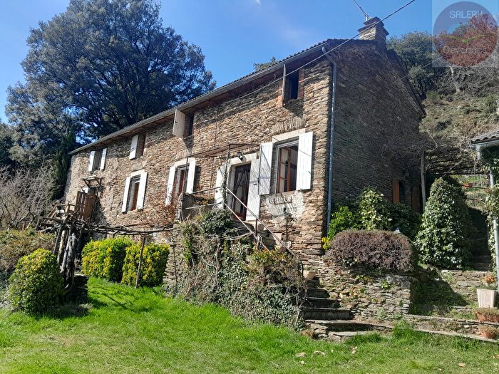 Maison à vendre - Saint-Hilaire-de-Lavit - 9 pièces - 5 chambres