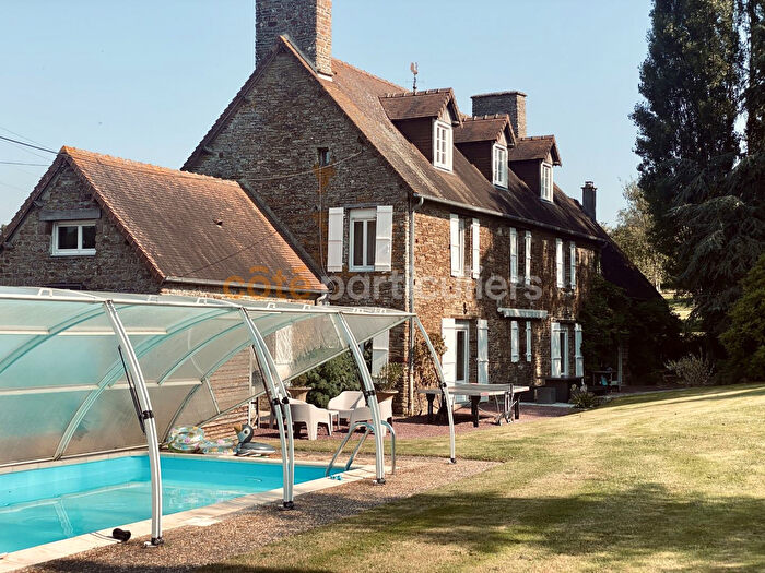 Maison à vendre - Condé-sur-Vire - 10 pièces - 5 chambres