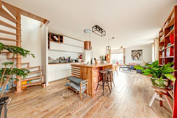 Maison à vendre - Chatou, Nord - 6 pièces - 4 chambres