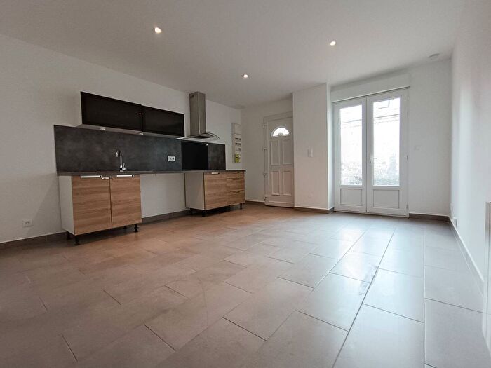 Centre Ville, Étampes : Appartement 3 pièces à louer