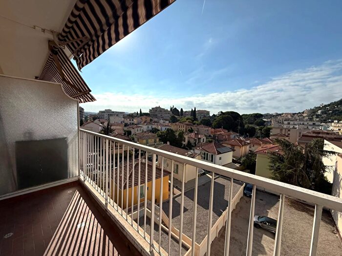 Nice, Saint-Sylvestre : Appartement 3 pièces à vendre