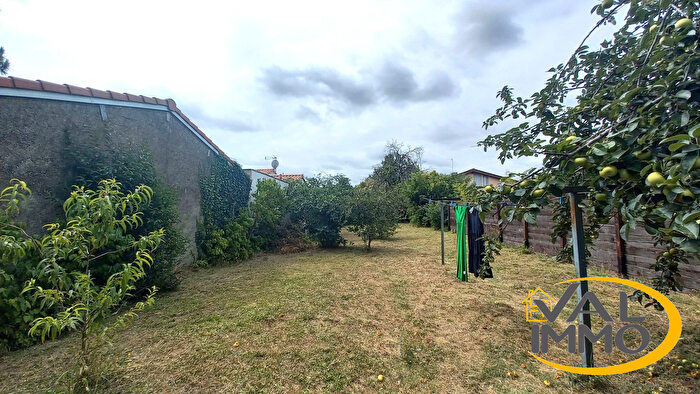 Maisons à vendre et appartements à louer - 1