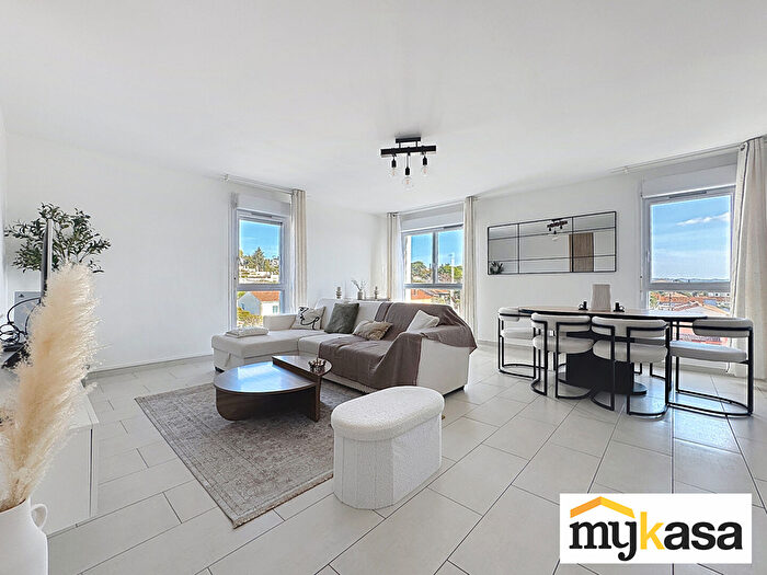 Appartement à vendre - Port-de-Bouc, La Mérindole, Le Pont du Roi - 3 pièces - 2 chambres