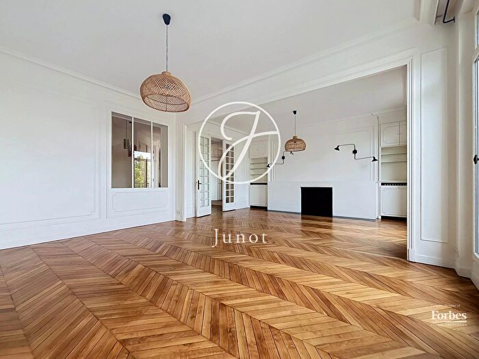Paris 18ème, Barbès, Château Rouge : Appartement 5 pièces à louer