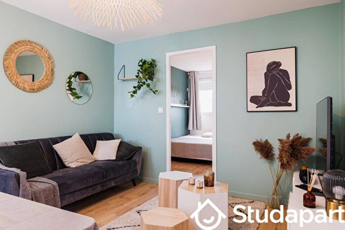 Appartement à louer - La Glacière-Labatut, Mérignac - 1 pièce - 2 chambres