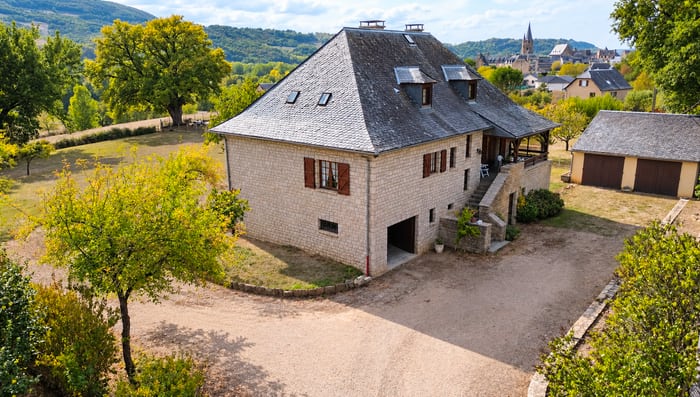 Saint-Côme-d'Olt : Maison 6 pièces à vendre