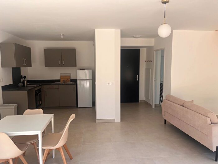 Maison 4 pièces à louer à Uzès