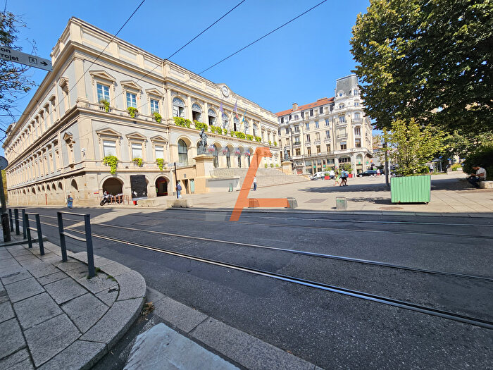 Saint-Étienne, Centre-ville, Peuple, Chavanelle : Appartement 5 pièces à vendre