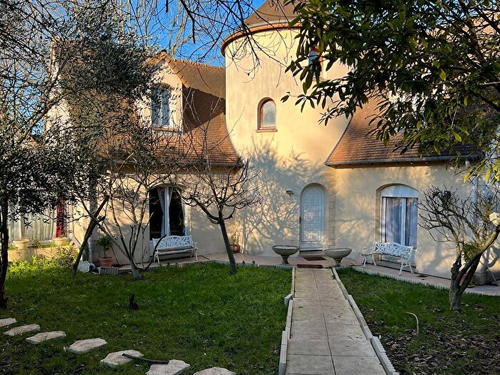 Maison à vendre - Bazemont - 9 pièces - 7 chambres