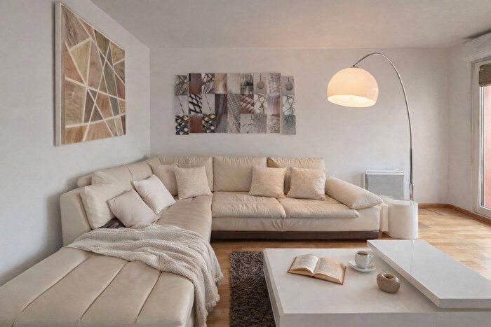 Appartement 4 pièces à louer à Plateau Ouest, Suresnes