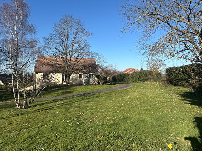 Maison à vendre - Châteaumeillant - 5 pièces - 4 chambres