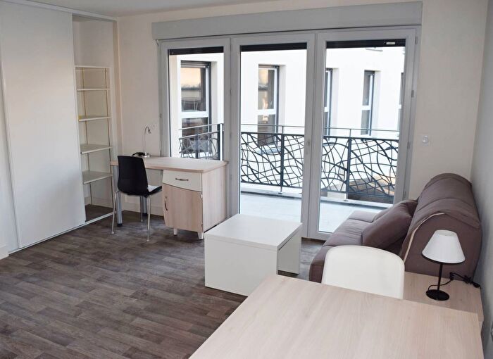 Appartement à louer - Brive-la-Gaillarde, Le Rocher Coupé, Breuil, Malecroix - 1 pièce