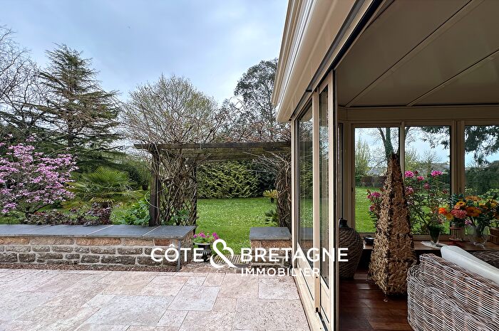 Maison à vendre - Noyalo - 8 pièces - 5 chambres