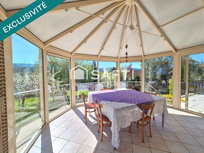 Les Fins : Maison 7 pièces à vendre